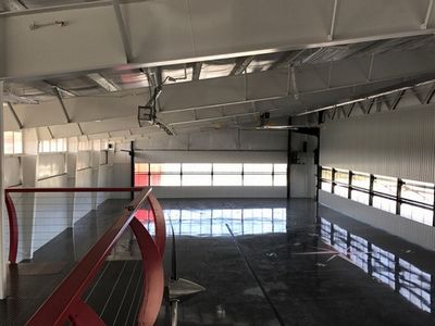 Building Details | Higher Power Hydraulic Doors